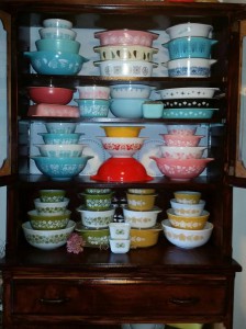 Vintage Pyrex 101: A Guide to Pyrex | Estate Sale Blog